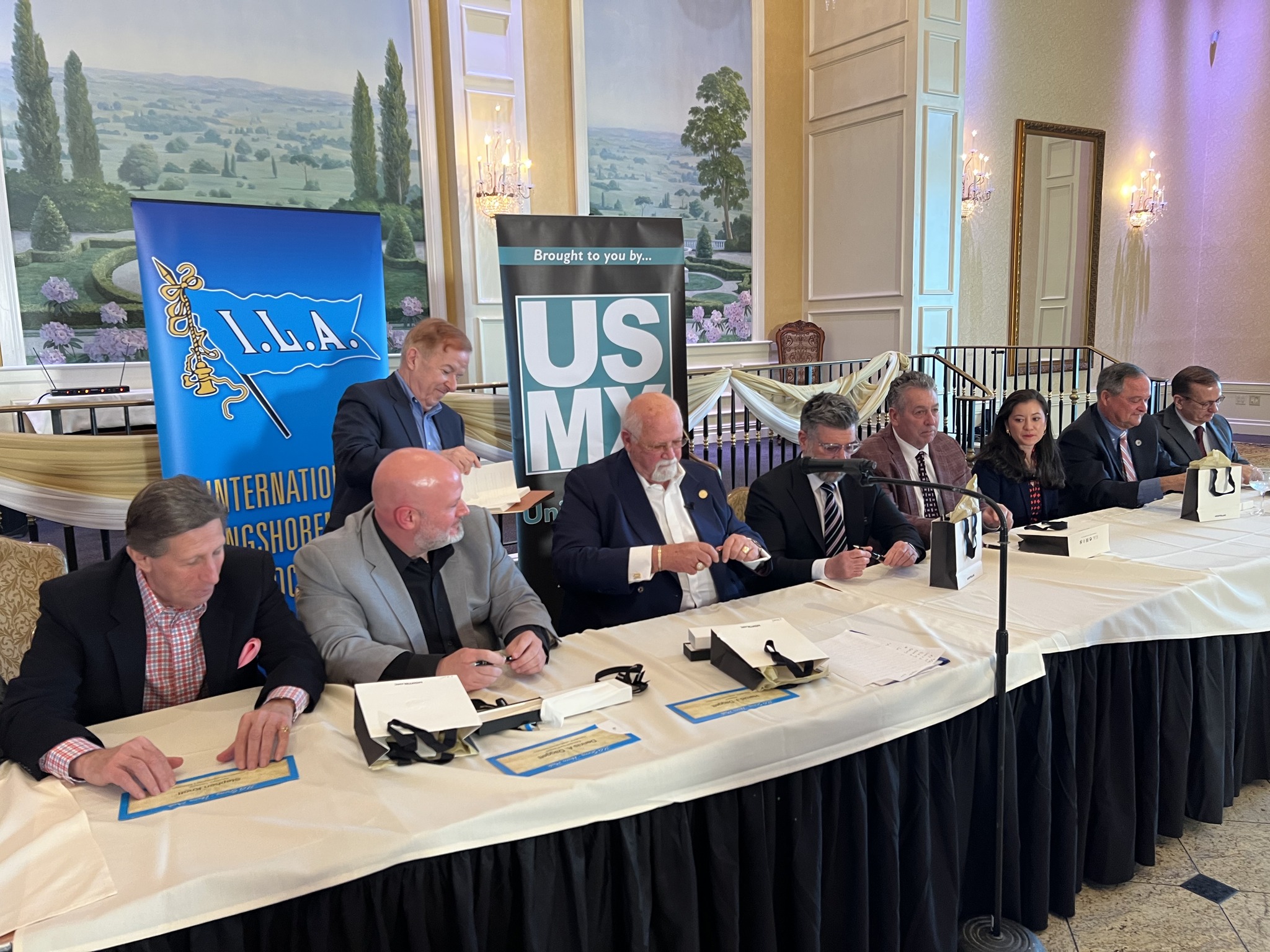 ILA and USMX Officially Sign Historic Six-Year Master Contract ...